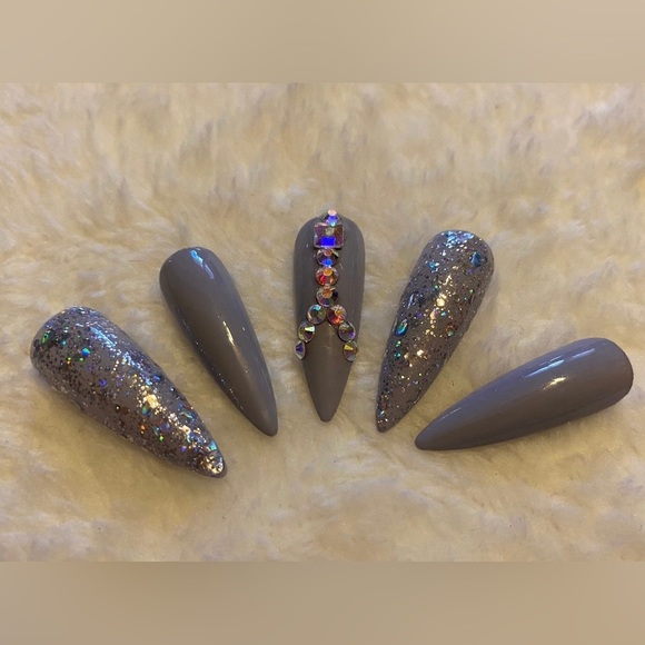 Handmade | Makeup | Long Stiletto Gray Silver Holographic Glitter ...